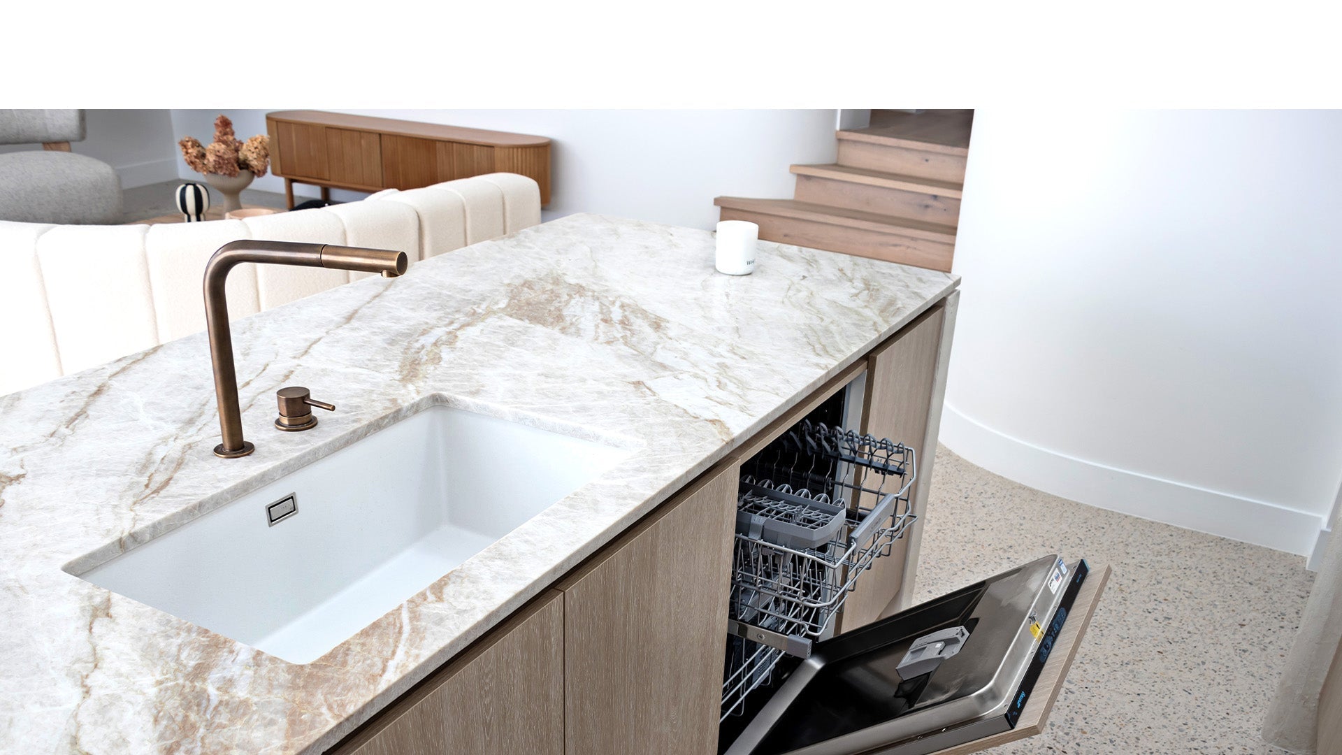 Pull-Out vs Standard Kitchen Mixers: Which Tap Style Actually Works Be ...